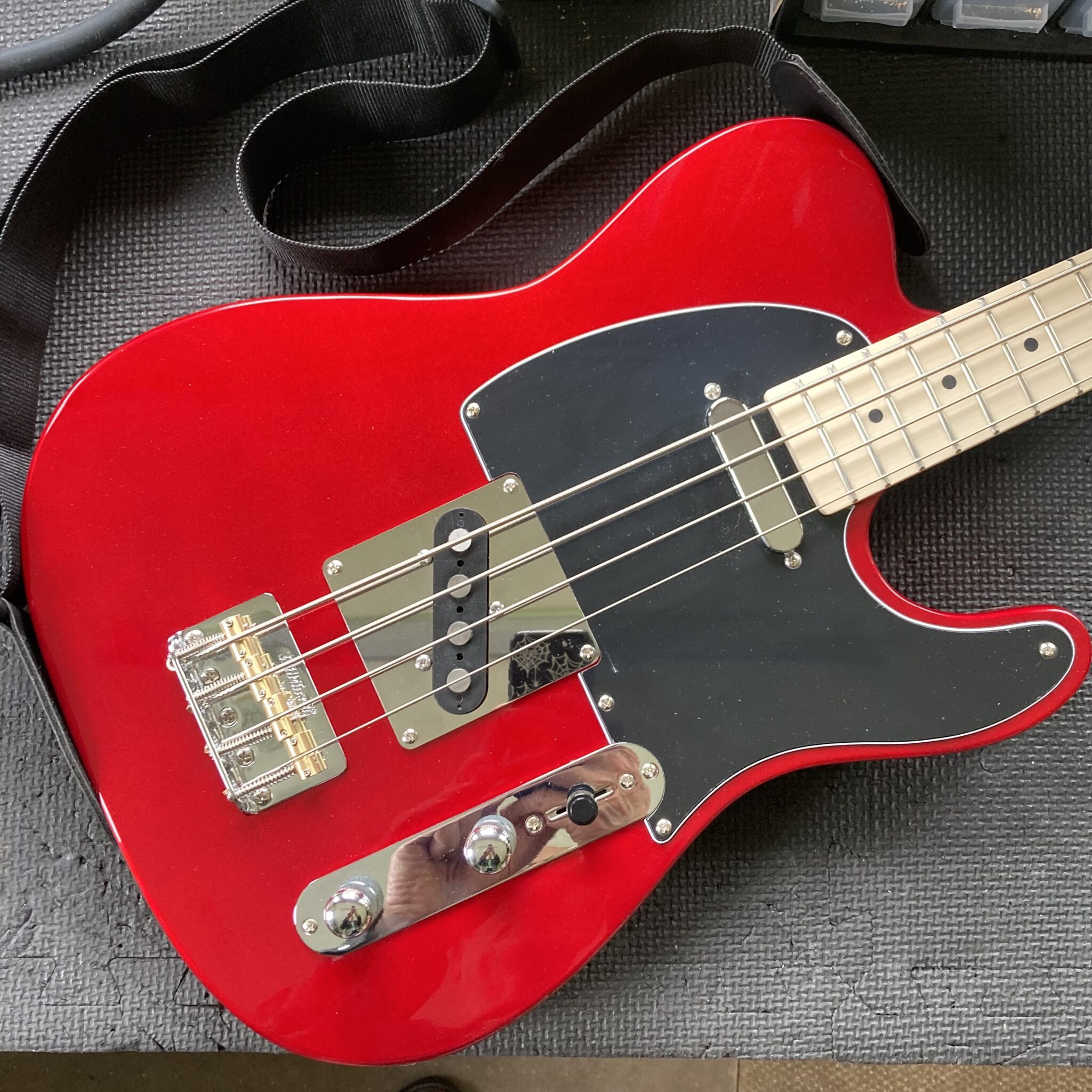 Retrovibe T30 Telecaster Bass 30.6″ short scale T-BOSS Telebass pickups ...