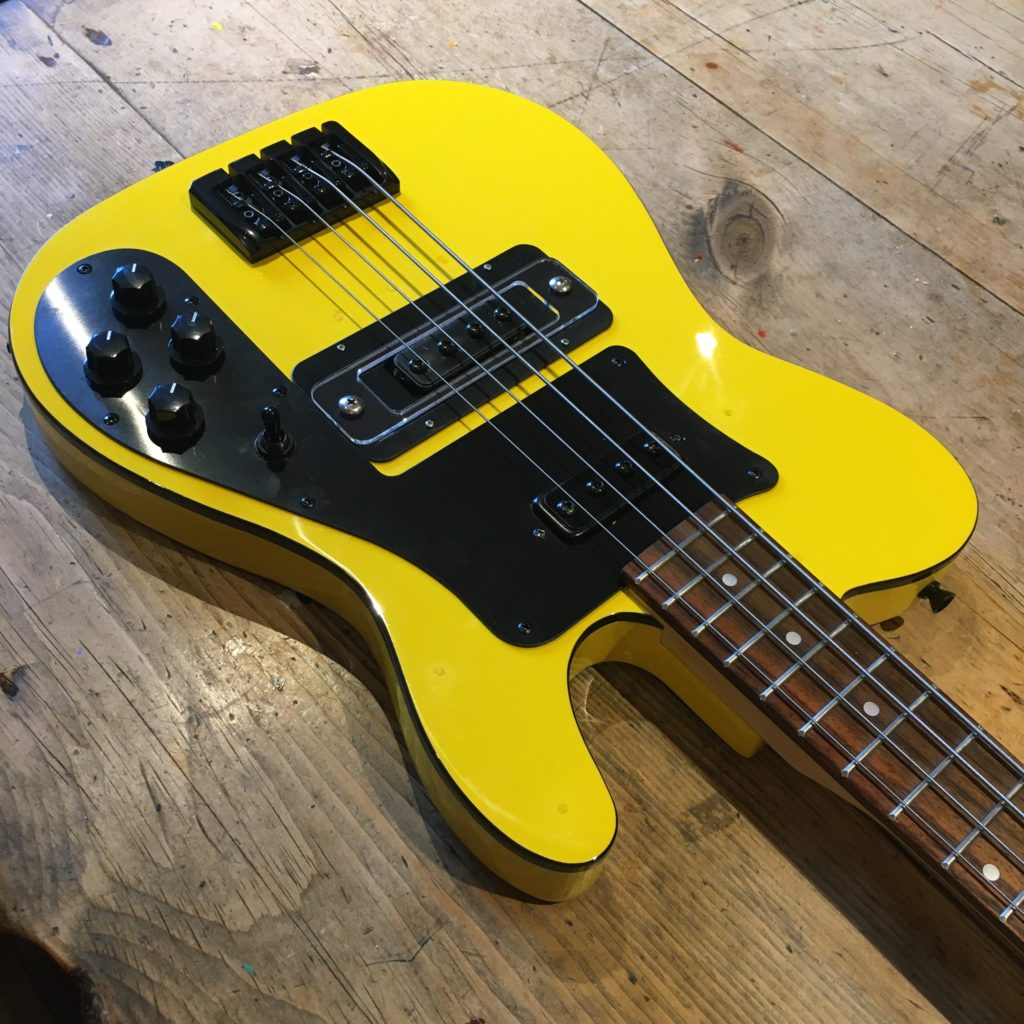 Retrovibe T32 “Telenbacker” Bass 32″ medium scale – HOT Yellow with ...