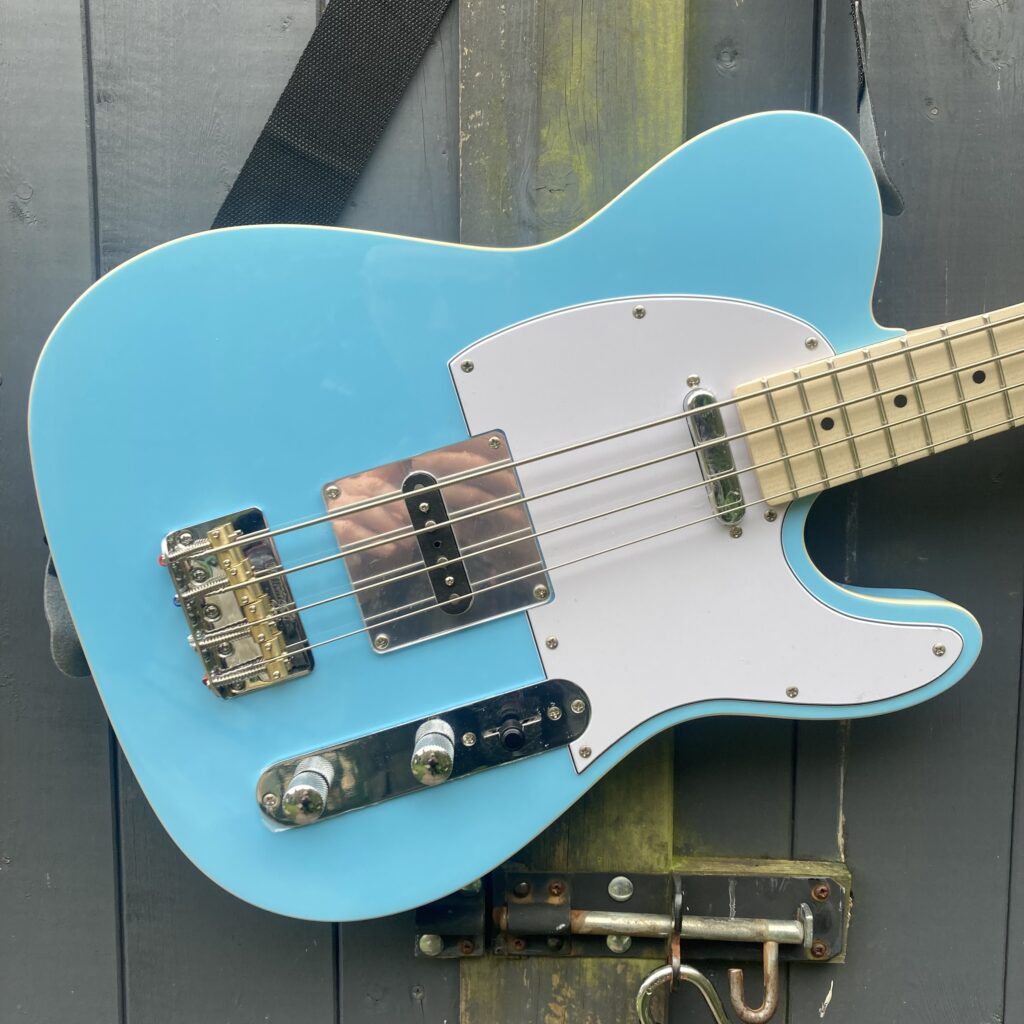 Retrovibe T30 Telecaster Bass 30.6″ short scale Surf Blue – Stunning ...
