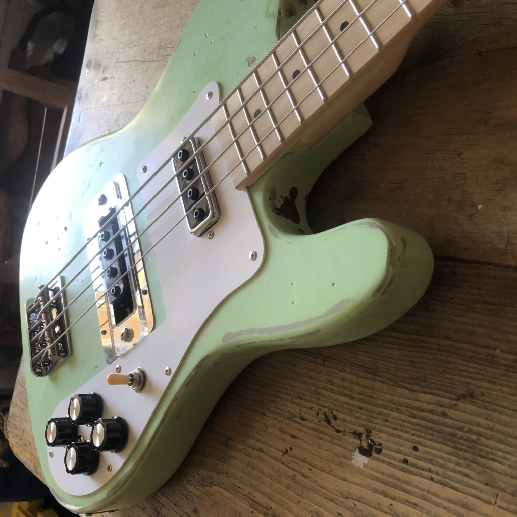 Retrovibe T32 “Telenbacker” Bass 32″ medium scale – Surf Green Relic ...