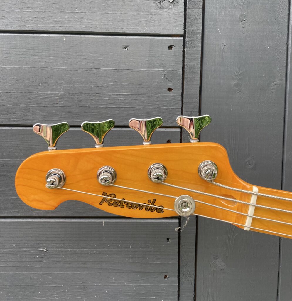 Retrovibe T30 Lefty Telecaster Bass 30.” short scale Butterscotch ...
