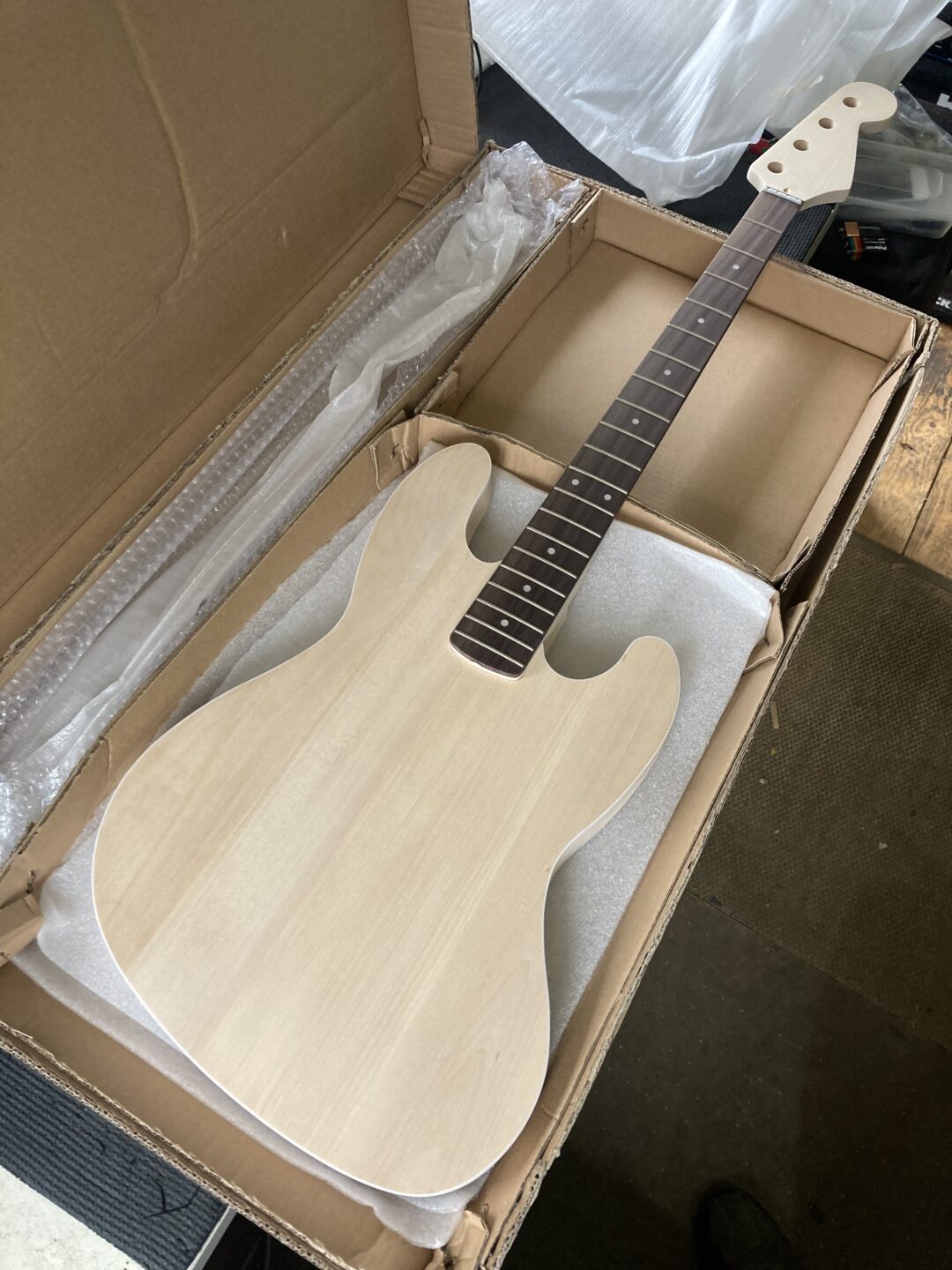 Retrovibe Slab Jazz Bass Body & Neck Kit – Double Binding Undrilled ...