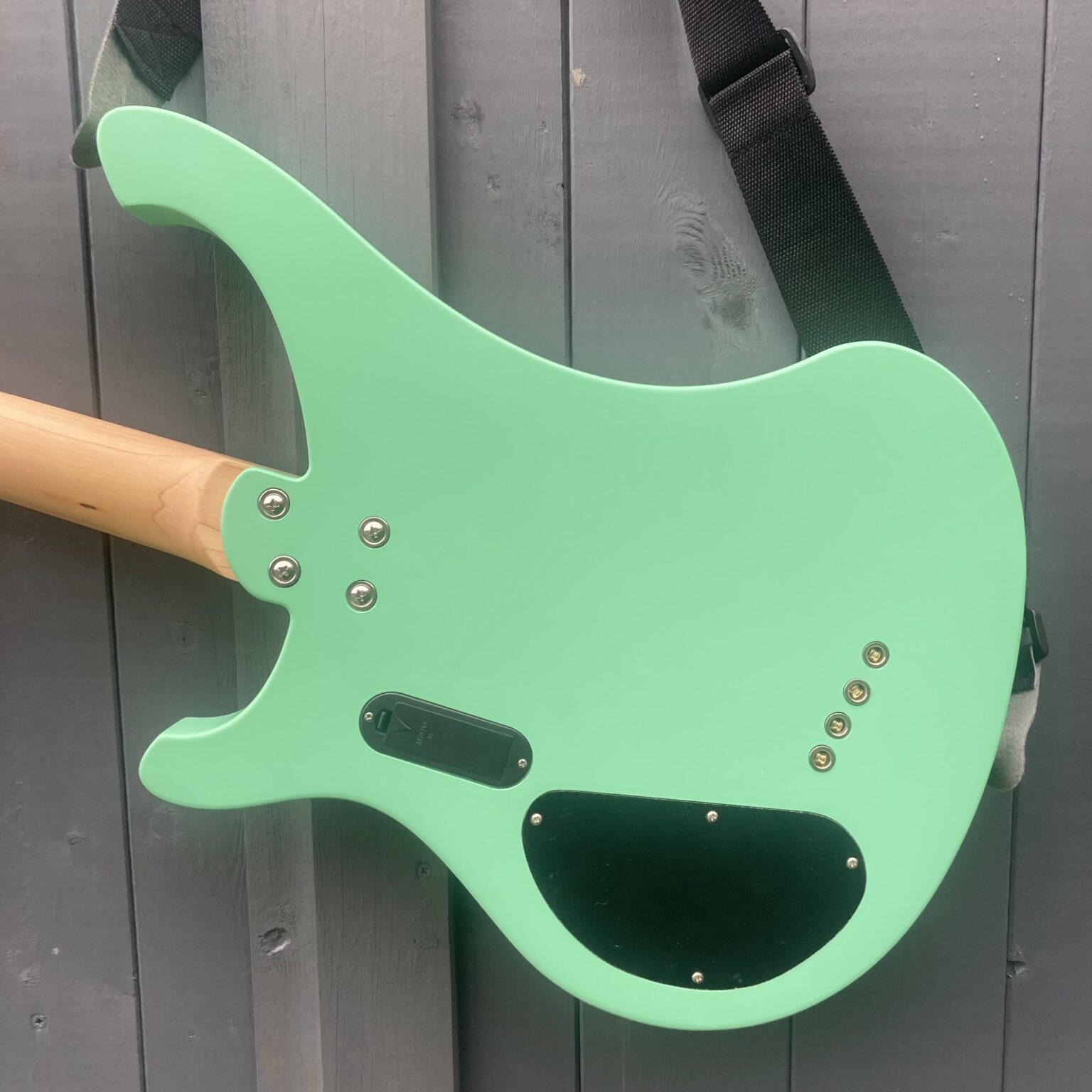 Retrovibe RC30 Li’l Richard Short Scale Bass 30.6″ scale with Stinger ...