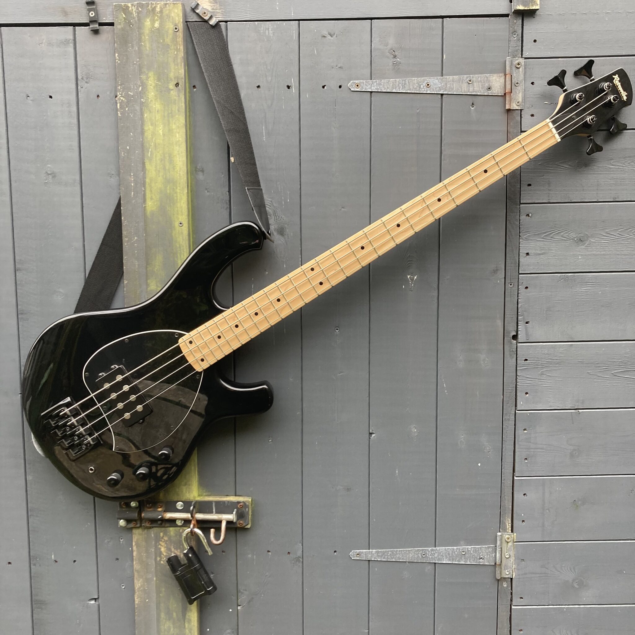 Retrovibe EVO Bass 34″ scale – Black – USED – Retrovibe