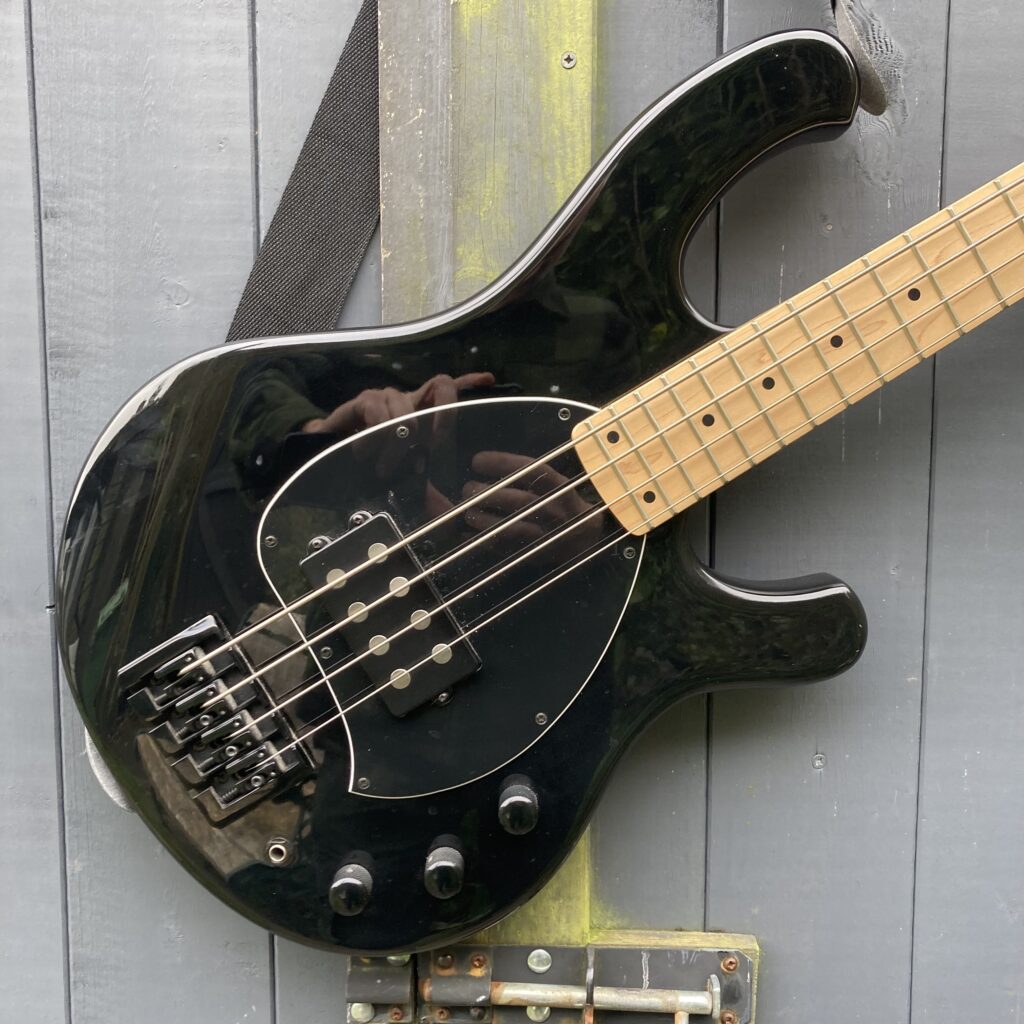 Retrovibe EVO Bass 34″ scale – Black – USED – Retrovibe