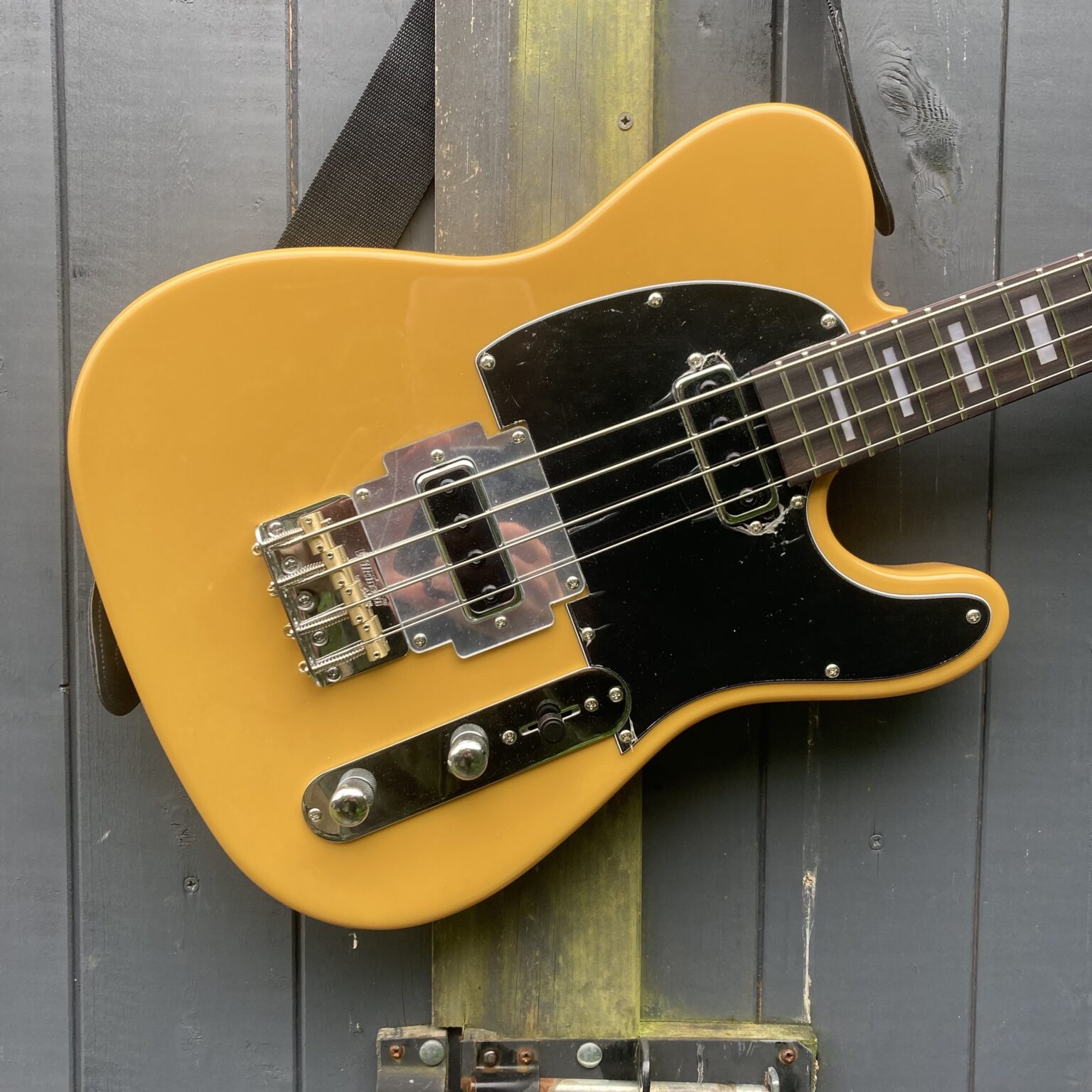 Retrovibe T30 Snakehead Telecaster Bass 30″ short scale – Retrovibe