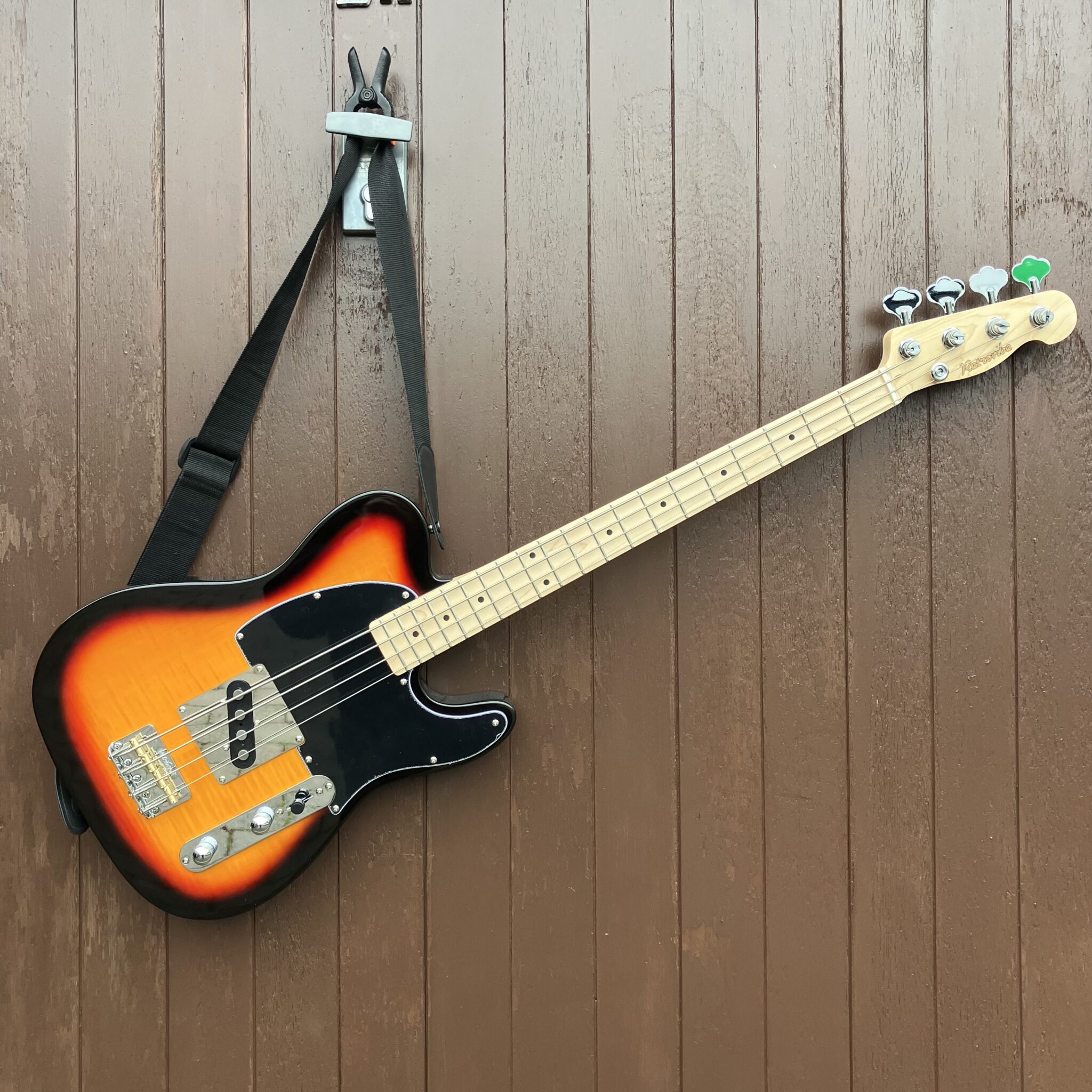 Retrovibe T30 Esquire Telecaster Bass 30.6″ short scale – Retrovibe