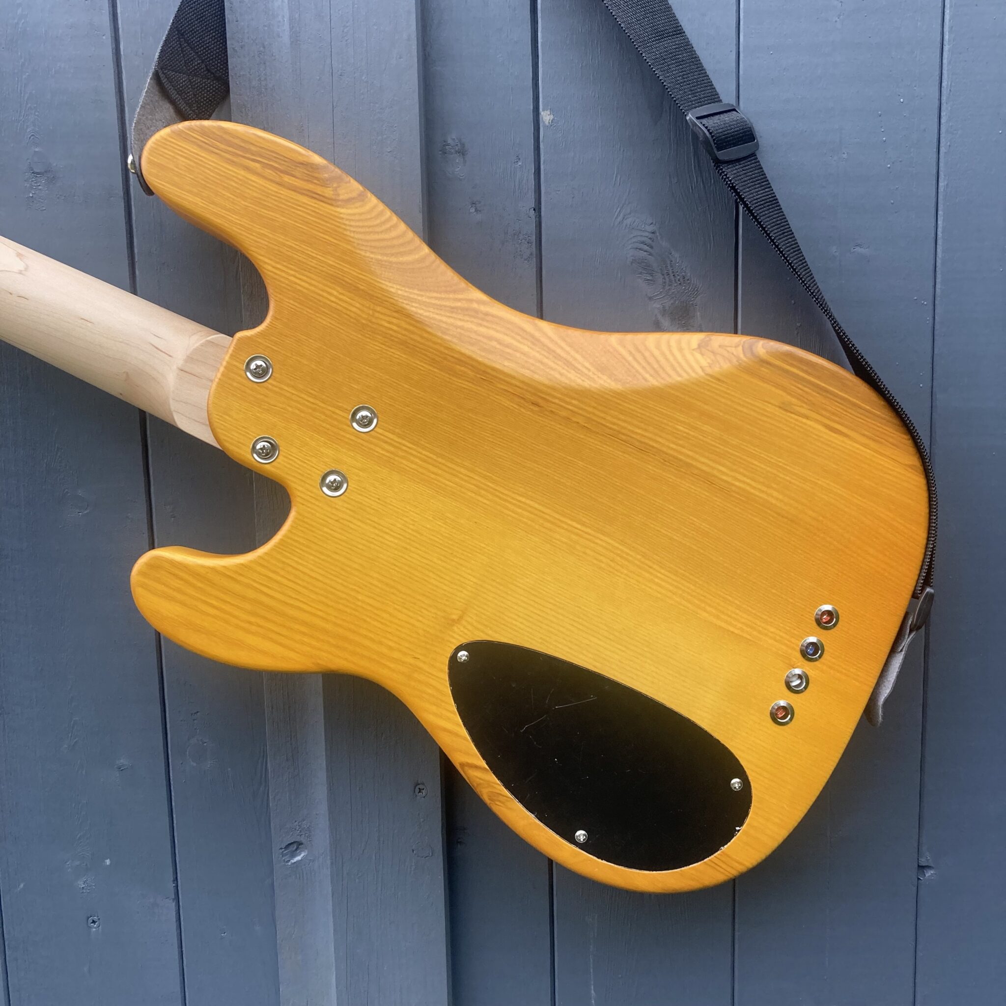 Retrovibe Route’51 Slab Precision Bass 32″ medium scale Amber – one off ...